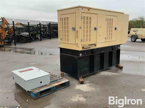2002 Generac 2000 Series 50kw Standby Generator W Transfer Switch