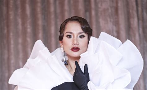 Kak Lina Pom Pom Hanya Watak Atas Pentas Elly Mazlein Kosmo Digital