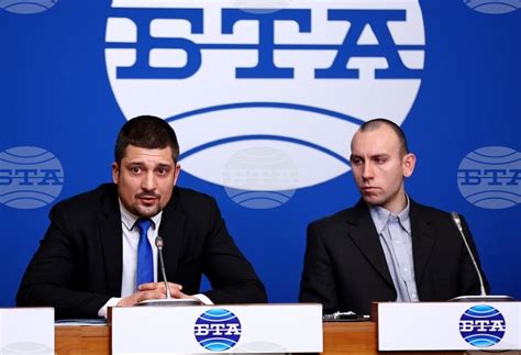 До момента са събрани 344 хиляди подписа за референдума за запазване на българския лев обявиха