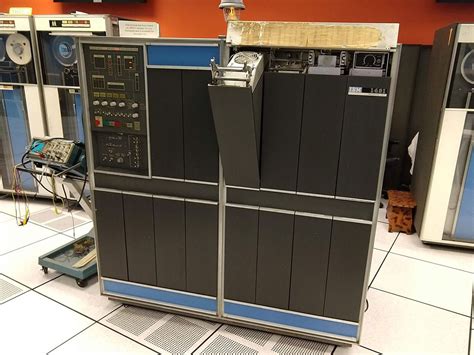 mainframe computer 1960s