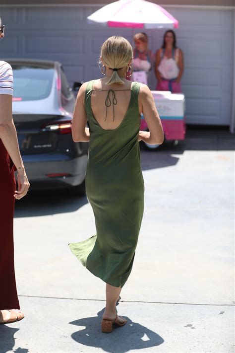 kristen bell s feet