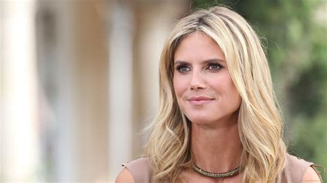 Heidi Klum Background Wallpicsnet Wallpapers Photos Pictures