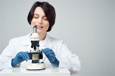 Premium Photo Woman Scientist Laboratory Science Research Microscope