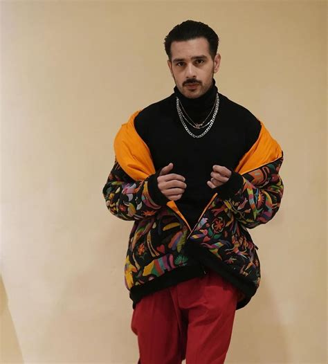 Usama Khan On Wearing Funky Dresses For Nayabs Promotions Reviewitpk