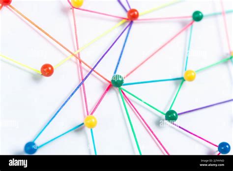 Linking Entities Blockchain Social Media Communications Network The