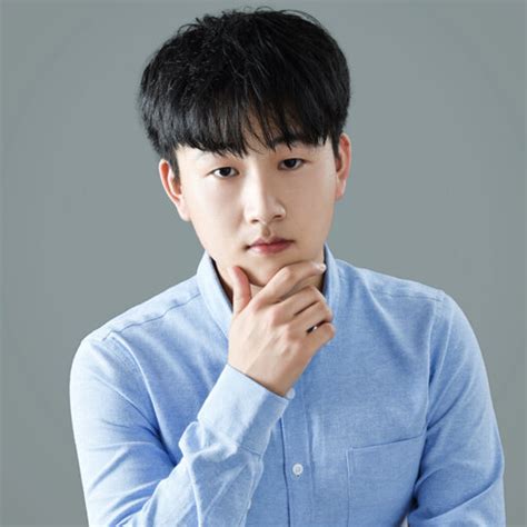 Wang Liangs Instagram Twitter And Facebook On Idcrawl