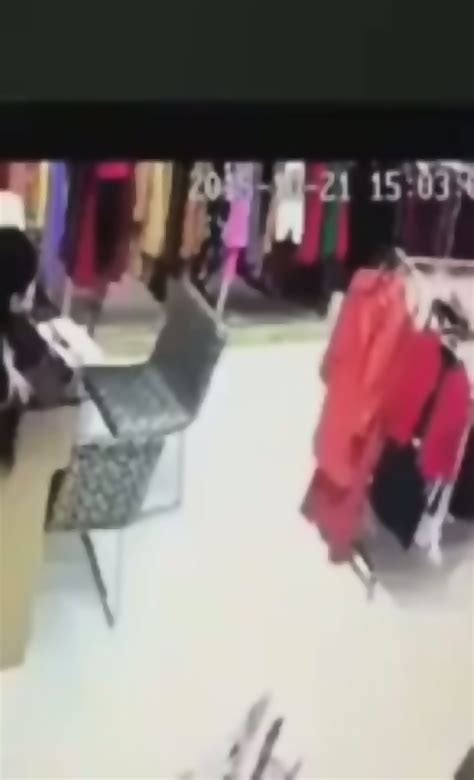 Pakistani Shopkeeper Sex With A Customer In Shop Recorded By Cctv
