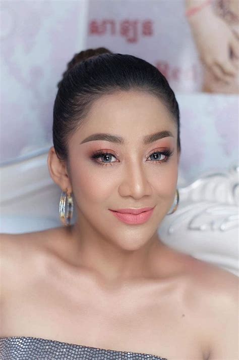 អតីតម្ចាស់ពានលេខ២ពេជ្រកំពុងច្នៃ អេង ស្រីអូន ផ្ទុះការគាំទ្រក្នុងបទ”អូនមិនមែនជាធនាគារ” នគរដ្រេហ្គន