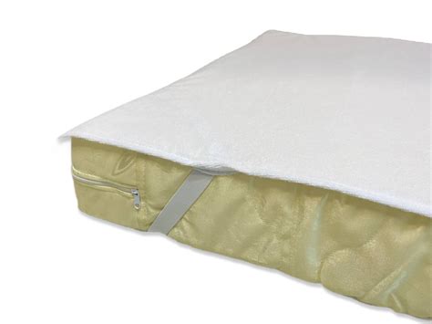 Чехол с резинками по углам непромокаемый из мембранной ткани 90х200 Полишвей ПК