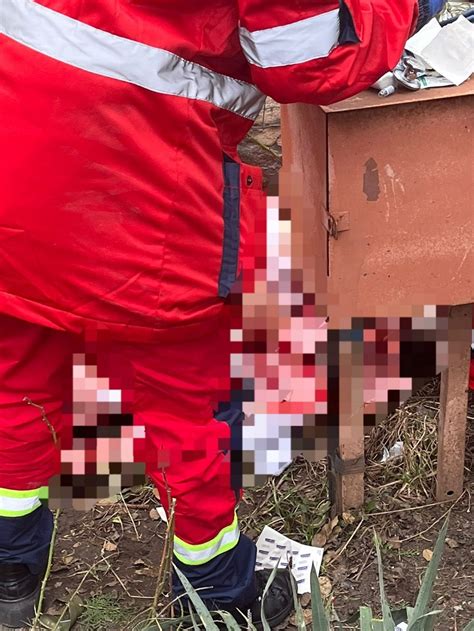 Щонайменше 2 людини загинуло і 5 поранено внаслідок сьогоднішнього масованого обстрілу