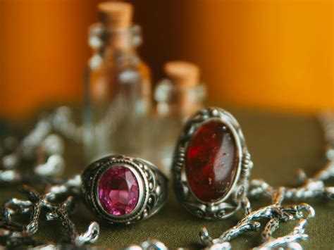 Прикраси та речі зі срібла ще довго не почорніють покладіть до них одну річ