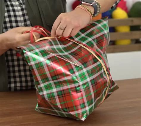 How To Wrap A Present Perfectly Every Time DIY Joy