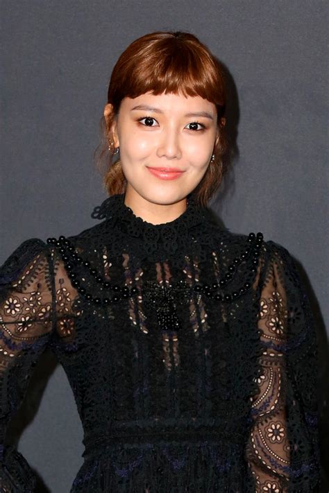 Korean Bangs Hairstyles You Could Totally Pull Off Love Hairstyles Korean Bangs Hairstyles You Could Totally Pull Off Love Hairstyles