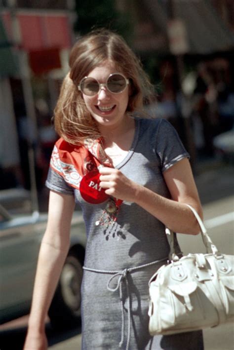 37 Cool Pics That Capture Young People Of Berkeley California In The
