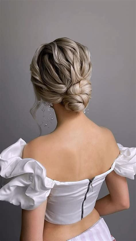 Низкий пучек как сделать прическу Прически Идеи причесок Винтаж парикмахерские