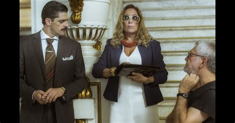 Vou Seduzi Lo Para Que Ele N O Me Cobre A D Vida Estou No Quarto Tiro A Roupa Ele Est