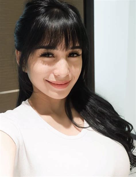 Bibie Julius Wallpaper