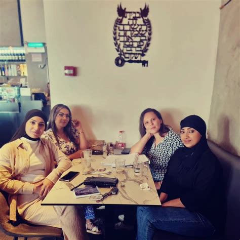 עברית אחרי ערבית نسمات أمل رغم الصعوبات والعقد التي أدت الى اليأس الذي يسود مجتمعنا، اجتمعت