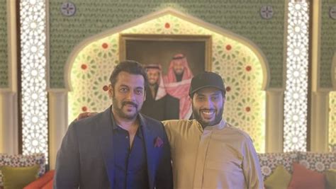 تركي آل شيخ يروج لحفل عالمي للنجم الهندي سلمان خان