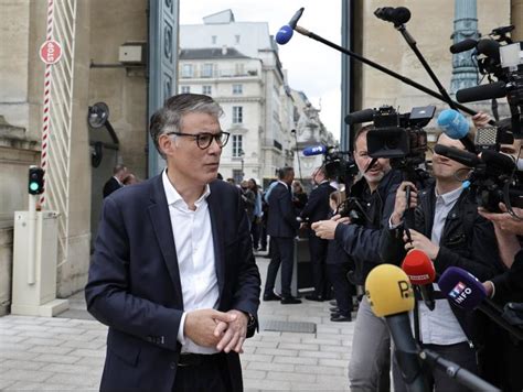 El Líder Del Ps Francès Olivier Faure Es Postula Com A Primer Ministre Anna Balcells