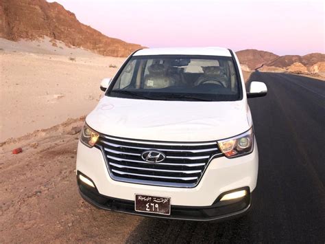 اجر هيونداي 7 راكب لسيارة تسع 7 افراد ب الحقائب و المتعلقات الشخصية و