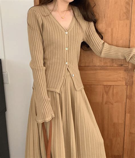 반하니 워너 투피스 골지 브이넥 가디건 주름 롱 스커트 set color