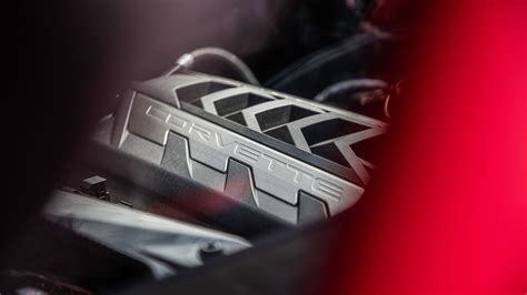 Lt2 Vs Lt1 8 Ways The C8 Chevy Corvette S Lt2 Engine Bests The C7 S Lt1