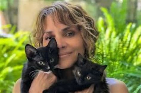 Halle Berry Poses Topless In Tribute To Th Anniversary Of Catwoman Think Americana