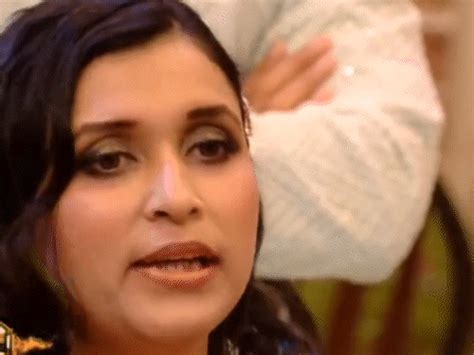 Munawar Became Uncomfortable When Mannara Kissed Him