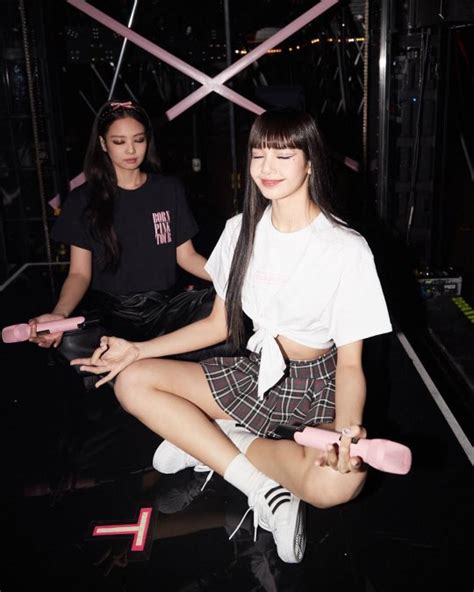 Lisas Shoulders Have Always Been Jennies