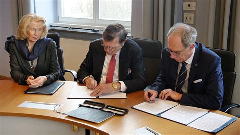 Neuer Förderpreis An Der Universität Einblick Online Magazin Der Universität Würzburg