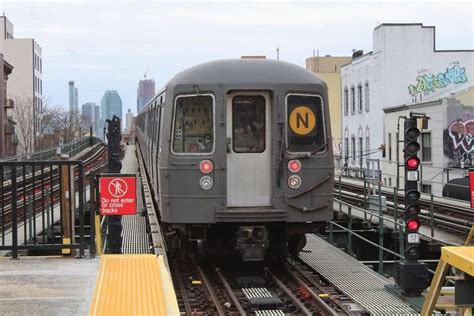 Mta Nyct Subway N Train Astoria Blvd Nyc Subway New York Subway New York City