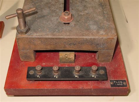 Electrically Driven Tuning Fork Physics Museum The University Of Queensland Australia
