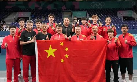 国乒大合影——伸出五指——庆祝奥运五连冠