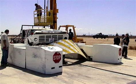 63 델타 이동형 포트블 베리어dsc1100 K8l1 및 K4l2 Portable Barriers 테러방지시스템테러방지 바리케이드 위너기술 인력 및 차량