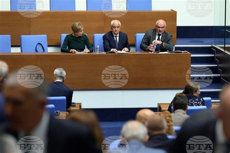 Парламентът продължи при закрити врата изслушването за позицията на България за Срещата на върха