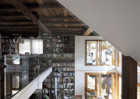 Massachusetts House Has Translucent Plastic Walls And Wheeled Shutters