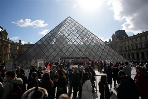 Louvre Workers Block Entrance As Part Of Pension Protest