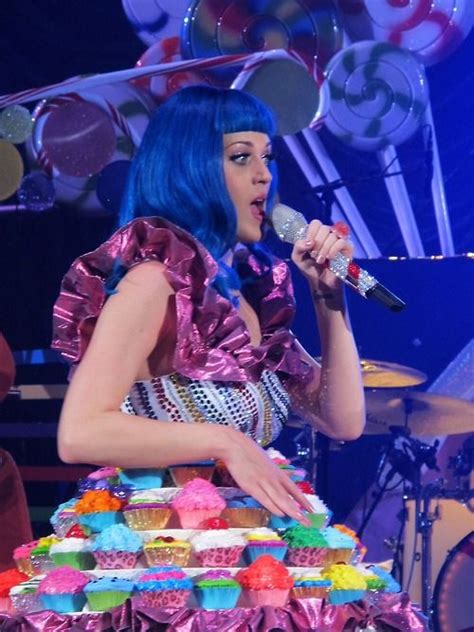 Katy Perry Cupcake Dress From Her Last Tour Katy Perry Crazy Outfits