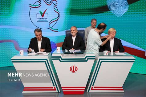 تصاویر حواشی حضور مسعود پزشکیان در میزگرد فرهنگی صدا و سیما سایت انتخاب