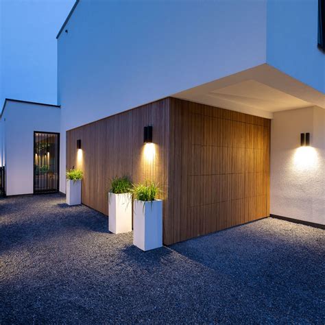 Facade Lighting Elevate Your Homes Exterior In Lite