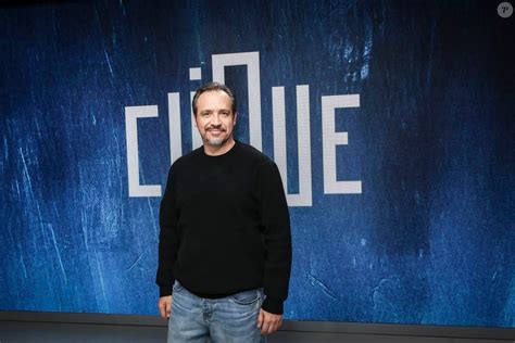 Photo Alexandre Astier Est à Laffiche De La Série Et Des Films Kaamelott Alexandre Astier