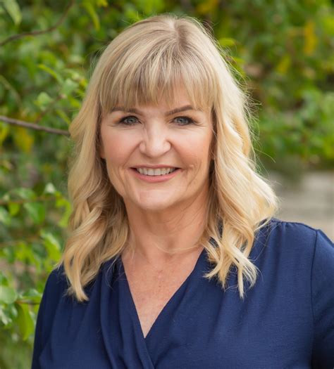 Laura Doyles Instagram Twitter And Facebook On Idcrawl