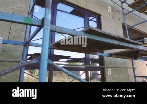 Scaffolding Facade Stock Videos And Footage Hd And 4k Video Clips Alamy