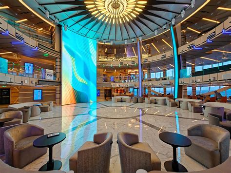 The Piazza Sun Princess Kreuzfahrtschiff Bilder
