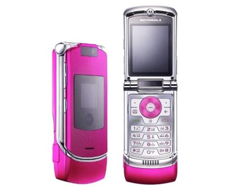 The Motorola V3 Razr Luk Adorns A Hot Pink Casing CELLPHONEBEAT