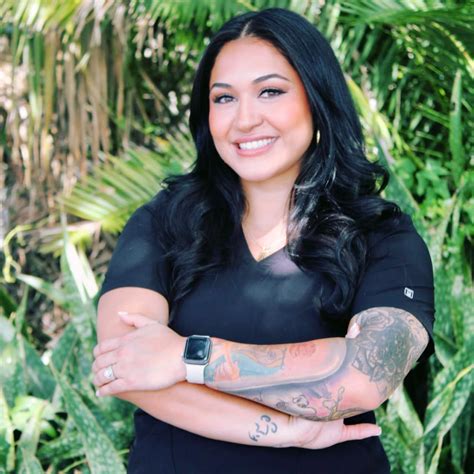 Mariah Arellanos Amazon Page