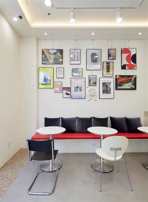 화이트톤에 가구로 포인트를 준 31평 카페인테리어 안산 단원구 고잔동