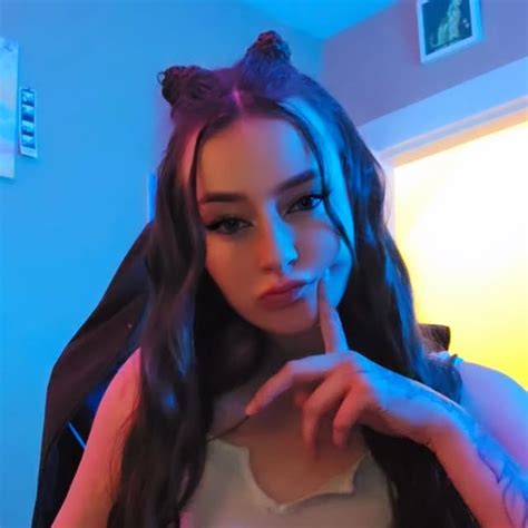 Emily Emily Threads Say More