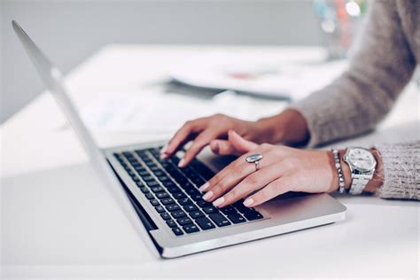 How To Send Email Without Showing Recipients | Robots.net